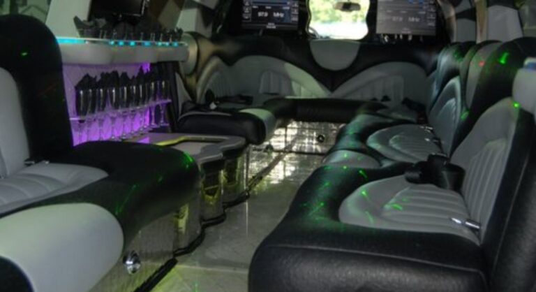 Limousine Seating: How Many Seats In A Limo? | Psycho Autos