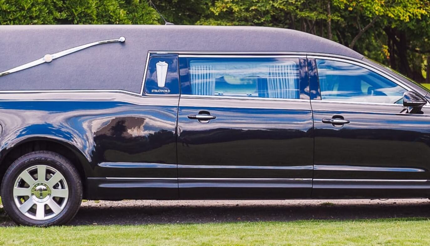 Limousine Seating: How Many Seats In A Limo? | Psycho Autos