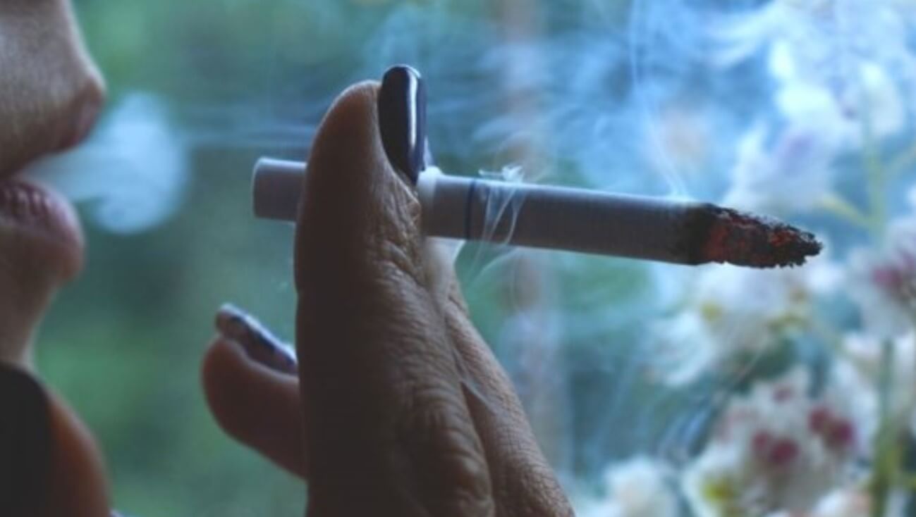 Clearing The Haze: Ohio Smoking In Car Law! | Psycho Autos