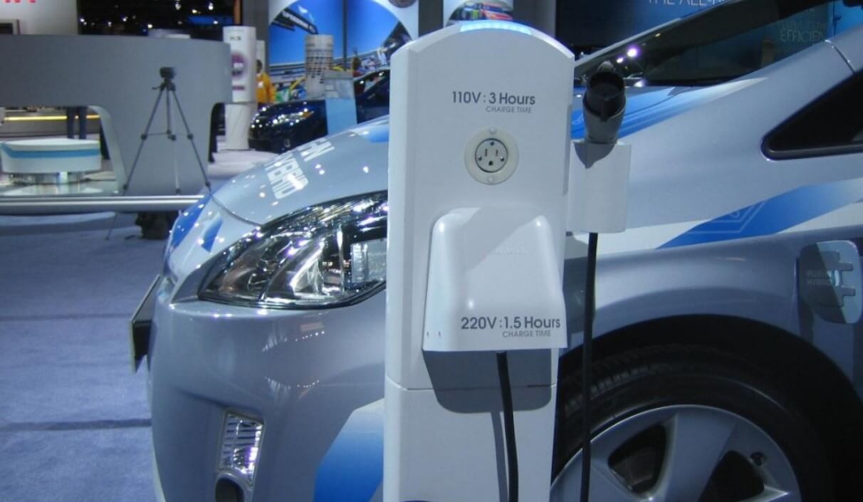 Prius Power: How Long To Charge Prius 12V Battery?